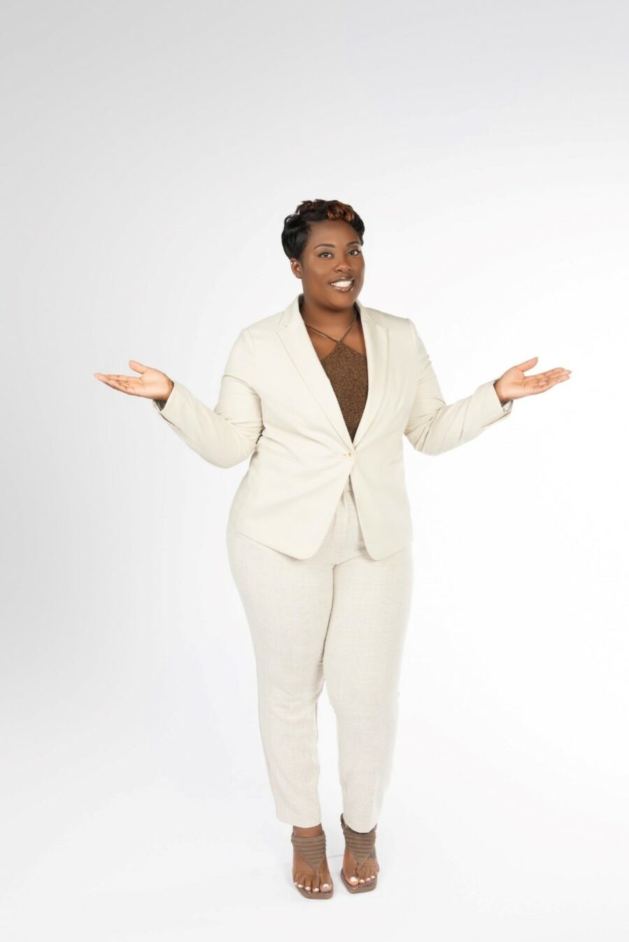 Meet the Team | Zee Luxe Realty